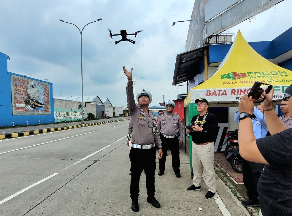 Uji Coba ETLE Drone di Kota Pekalongan, Ada Penampakan Penumpang Mobil Tak Pakai Sabuk Pengaman ...