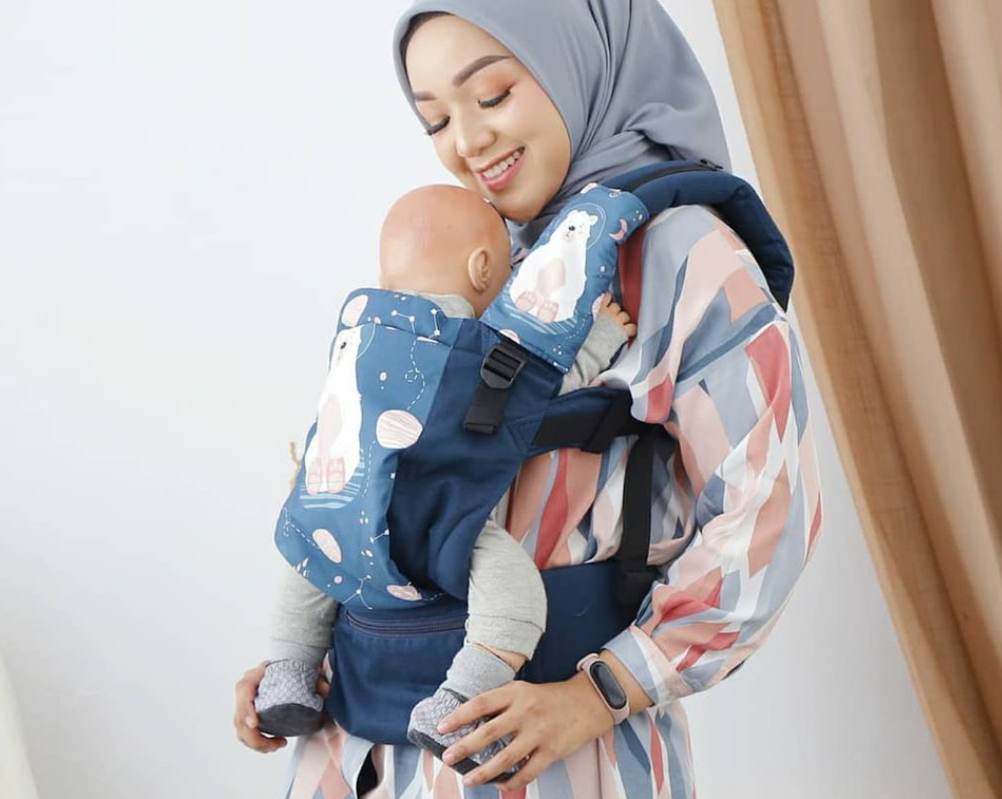 11 Merk Gendongan Bayi Terbaik dan Nyaman, Berpergian dengan si Kecil ...