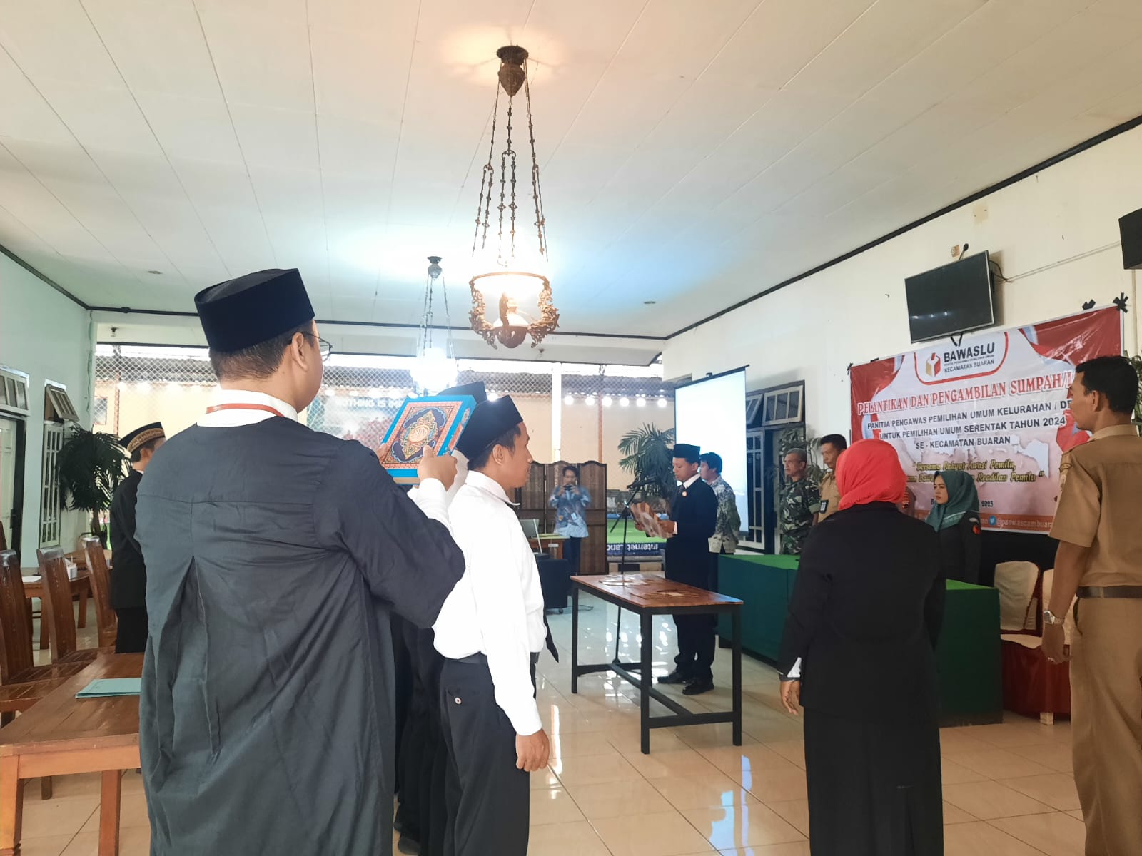 Siap Awasi Pemilu 2024, Bawaslu Kabupaten Pekalongan Lantik 285 Anggota ...