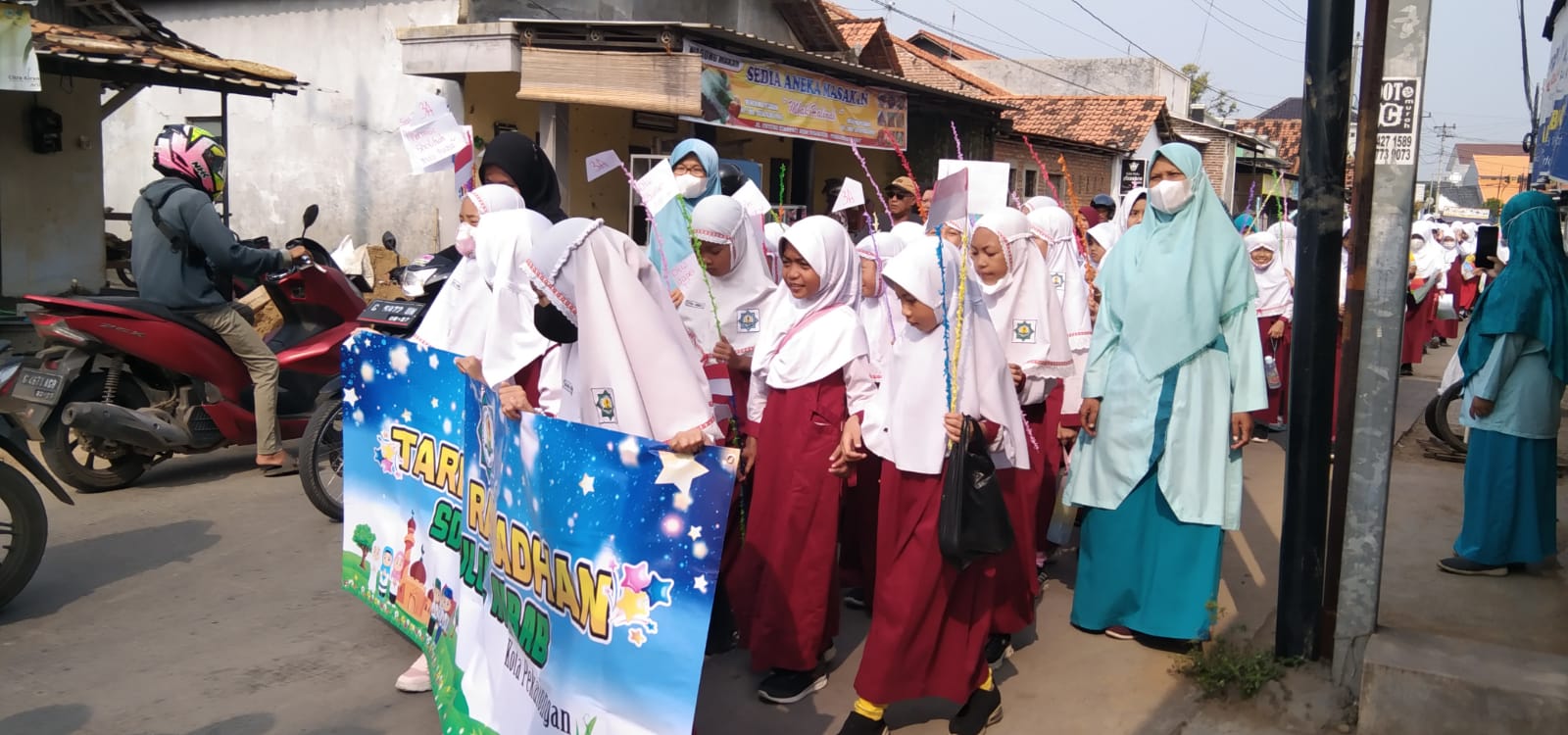 611 Siswa SDIT Ulul Albab Antusias Ikut Pawai Tarhib Sambut Ramadan ...