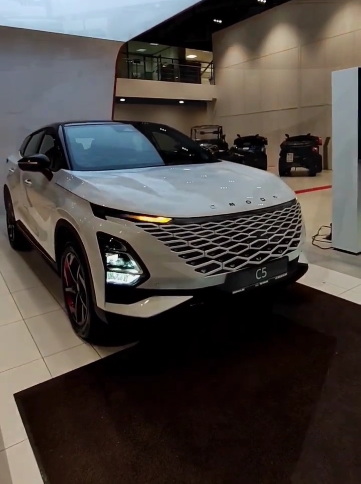 Chery Omoda 5, Mobil Futuristik dengan Harga Terjangkau Mulai Rp300 ...