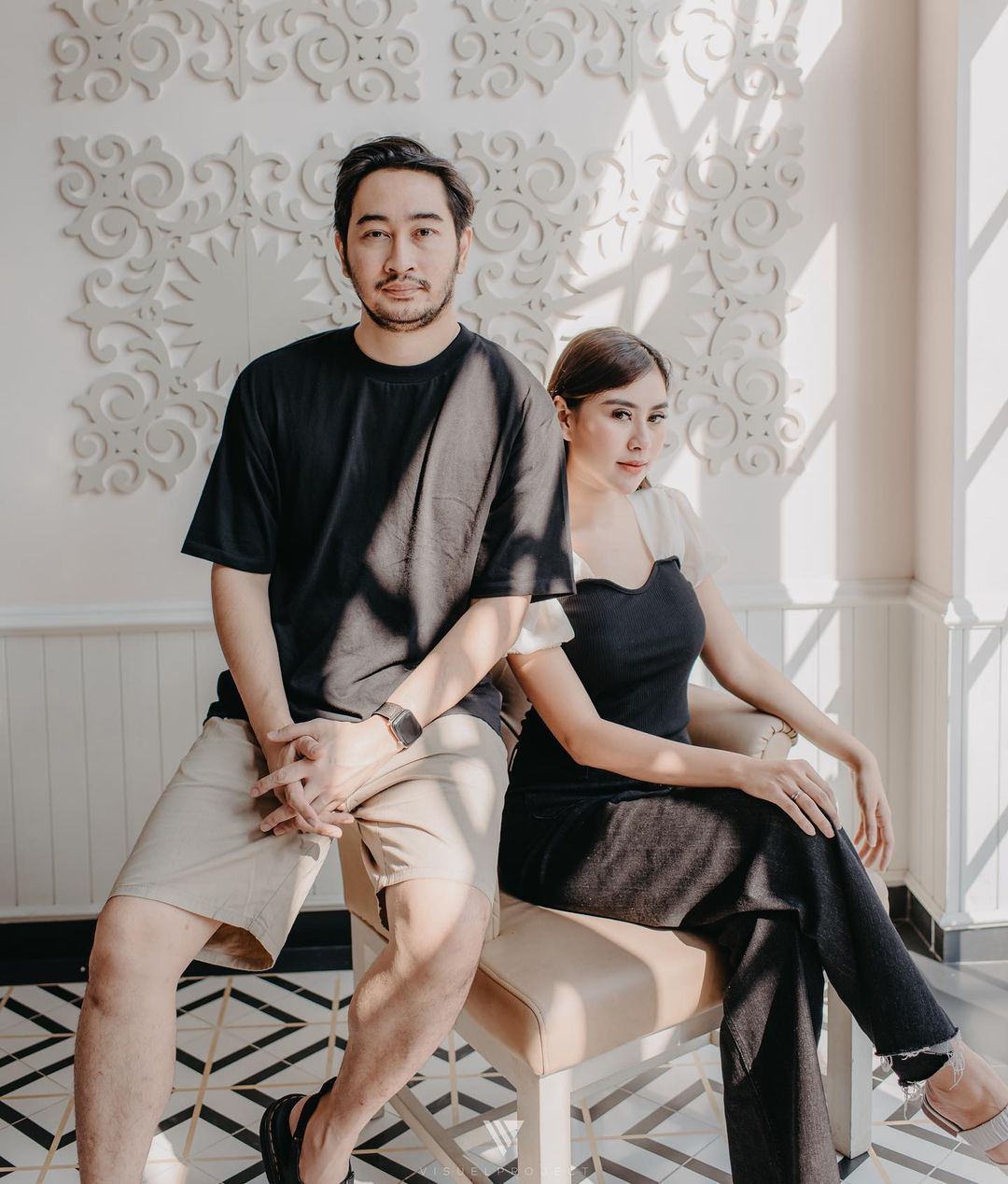 Rekomendasi Atasan Hitam Pria Keren Bisa Bikin Kamu Tampil Lebih Kece ...