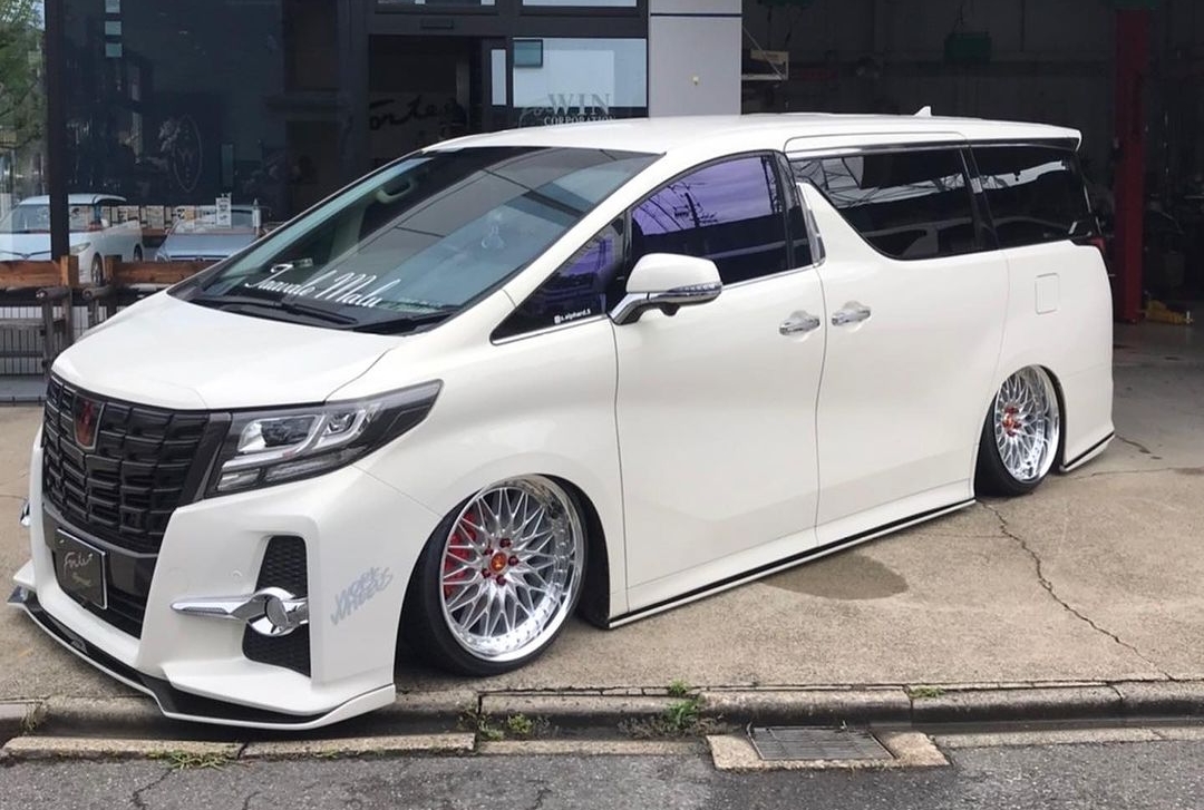 Mobil yang Muat 8 Penumpang Ini Sangat Cocok Dijadikan sebagai Mobil ...