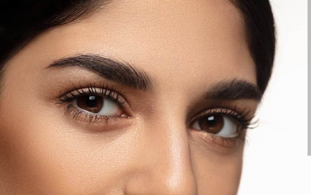 Bikin Alis Ga Botak Lagi! Ini 4 Bahan Alami Penumbuh Alis Terbaik ...