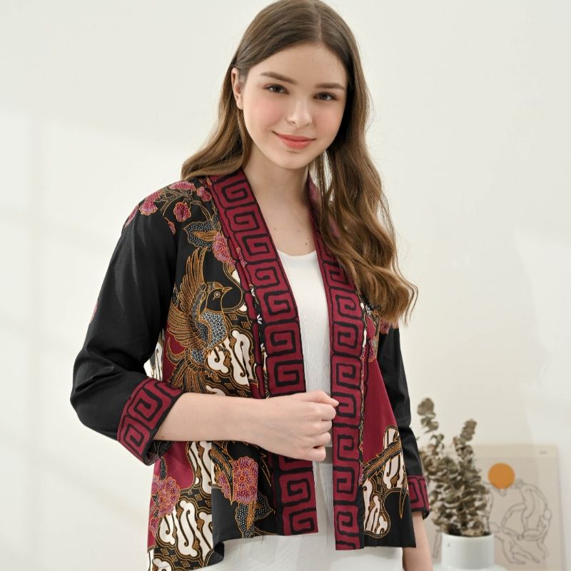 5 Blazer Batik Cewek Kekinian, Wajib Dicoba untuk Remaja Masa Kini ...