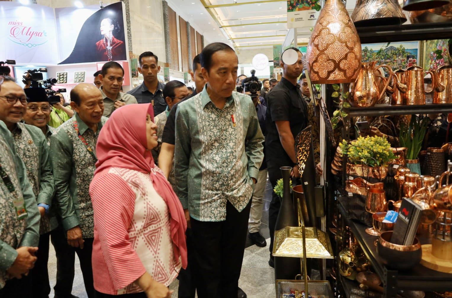 Jadi Icon Pameran Inacraft 2023, Ketua Dekranasda, Inggit Soraya ...