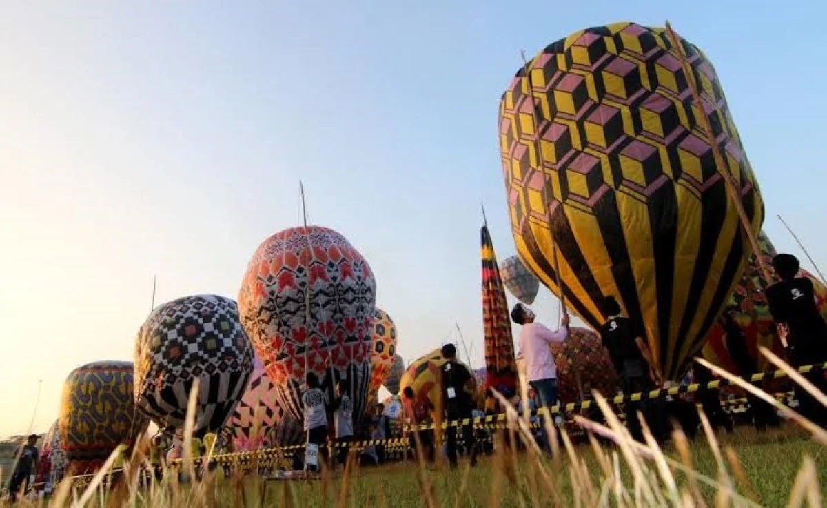 Festival Balon Tambat 2025 di Pekalongan, Tradisi Lebaran Makin Meriah ...