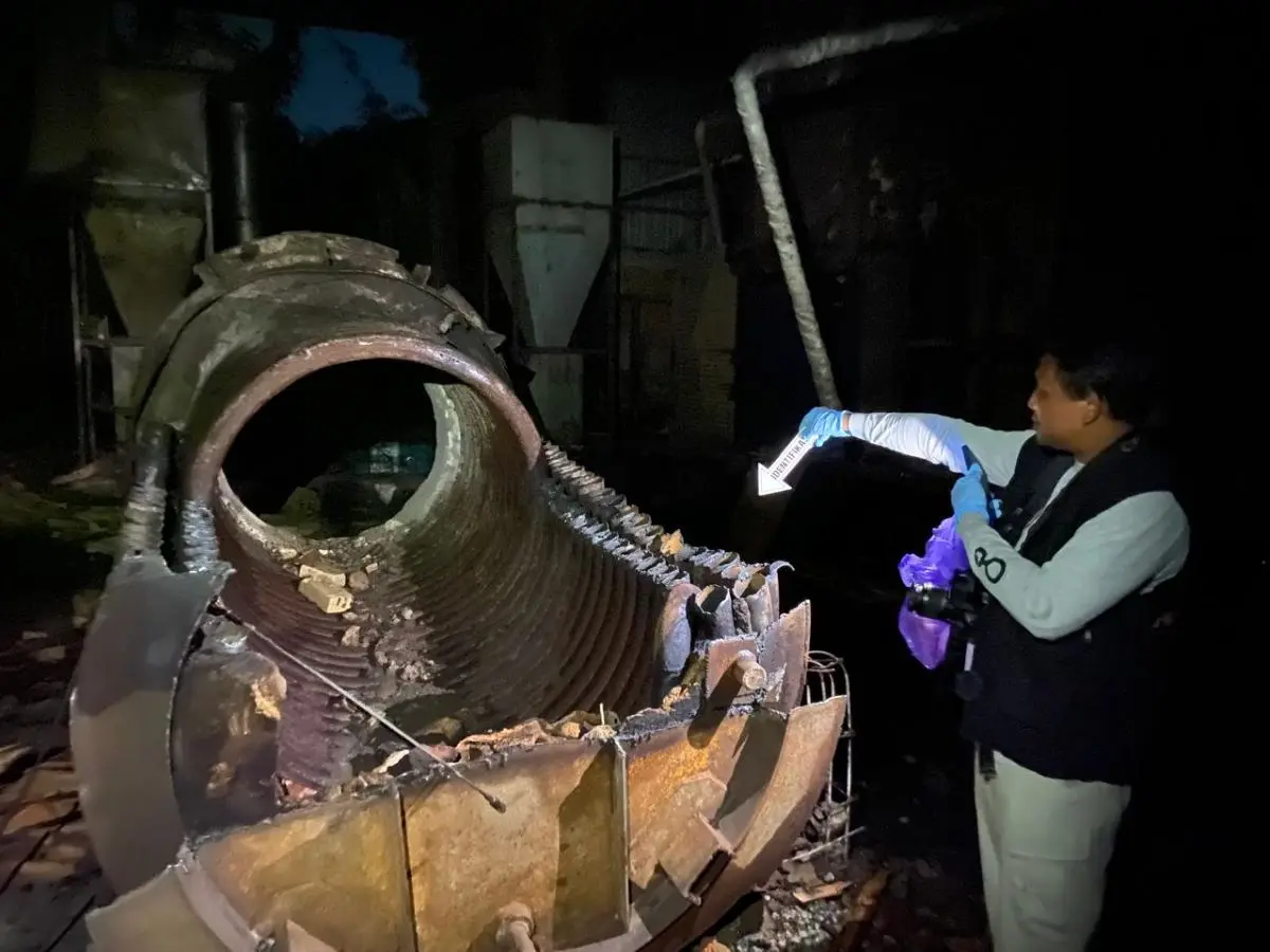 Pabrik Triplek di Pekalongan Terbakar Hebat, Diduga Akibat Percikan Las ...