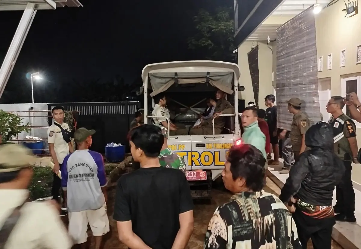 Suami Gerebek Istri Sah di Kamar Kos Bersama Pria Lain, Satpol PP Turun Tangan – Radar Pekalongan ID