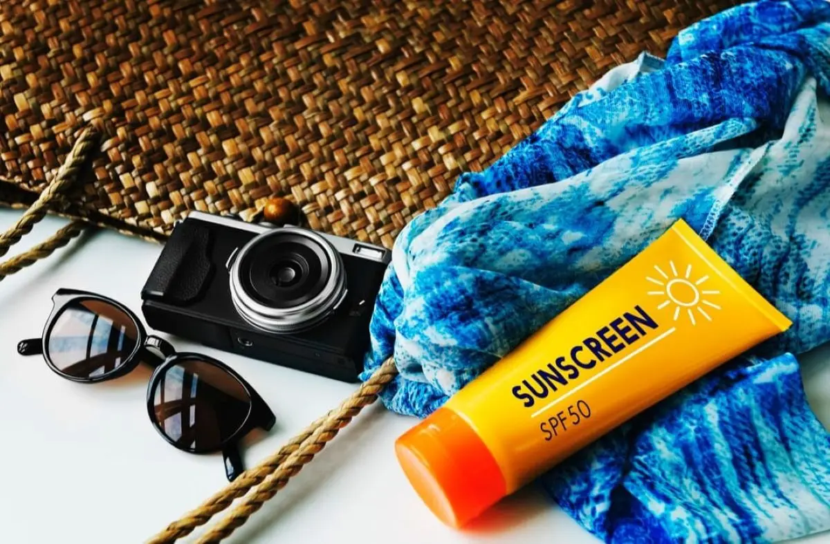 3 Sunscreen Khusus Penghilang Flek Hitam Usia 40 Tahun Ke Atas, Bikin Kulit Glowing Bebas ...