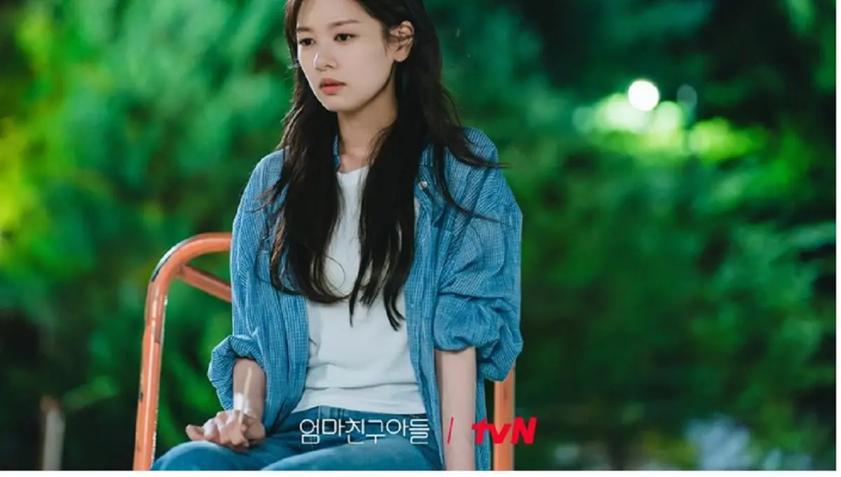 Kulit Mulus dan Awet Muda, Ini Rahasia Skincare Sederhana ala Jung So Min! Terlihat Glowing di ...