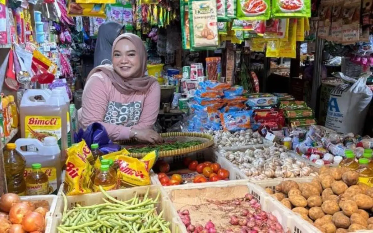 Harga Beras & Telur di Pekalongan Kompak Naik, Petani Padi Terancam ...