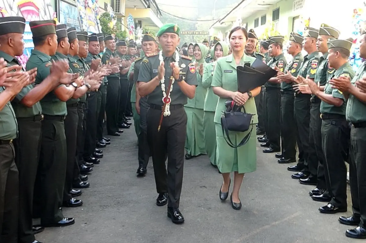 Tongkat Komando Berganti: Letkol Garry Resmi Jabat Dandim 0710 ...