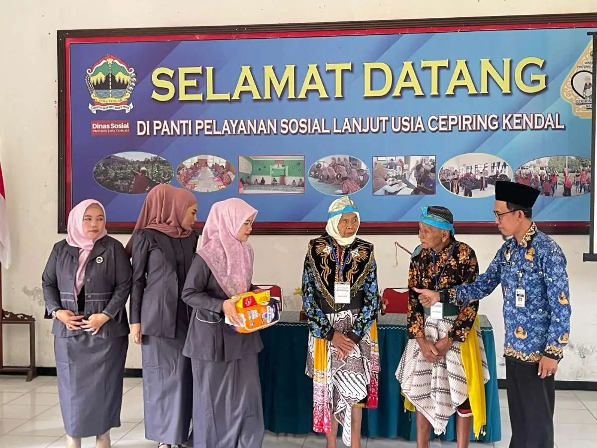 Momen Haru Hari Ibu, IKD Kendal Sambangi PPSLU Cepiring untuk Berbagi ...