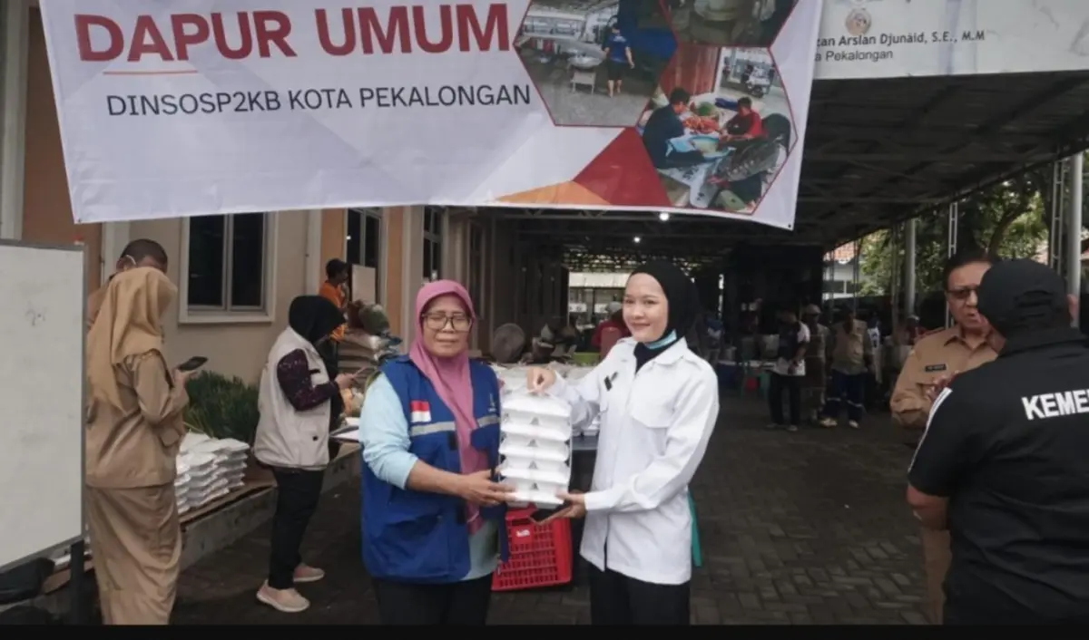 SPPG Pekalongan Salurkan Ribuan Paket Makanan Korban Banjir, Dinsos ...